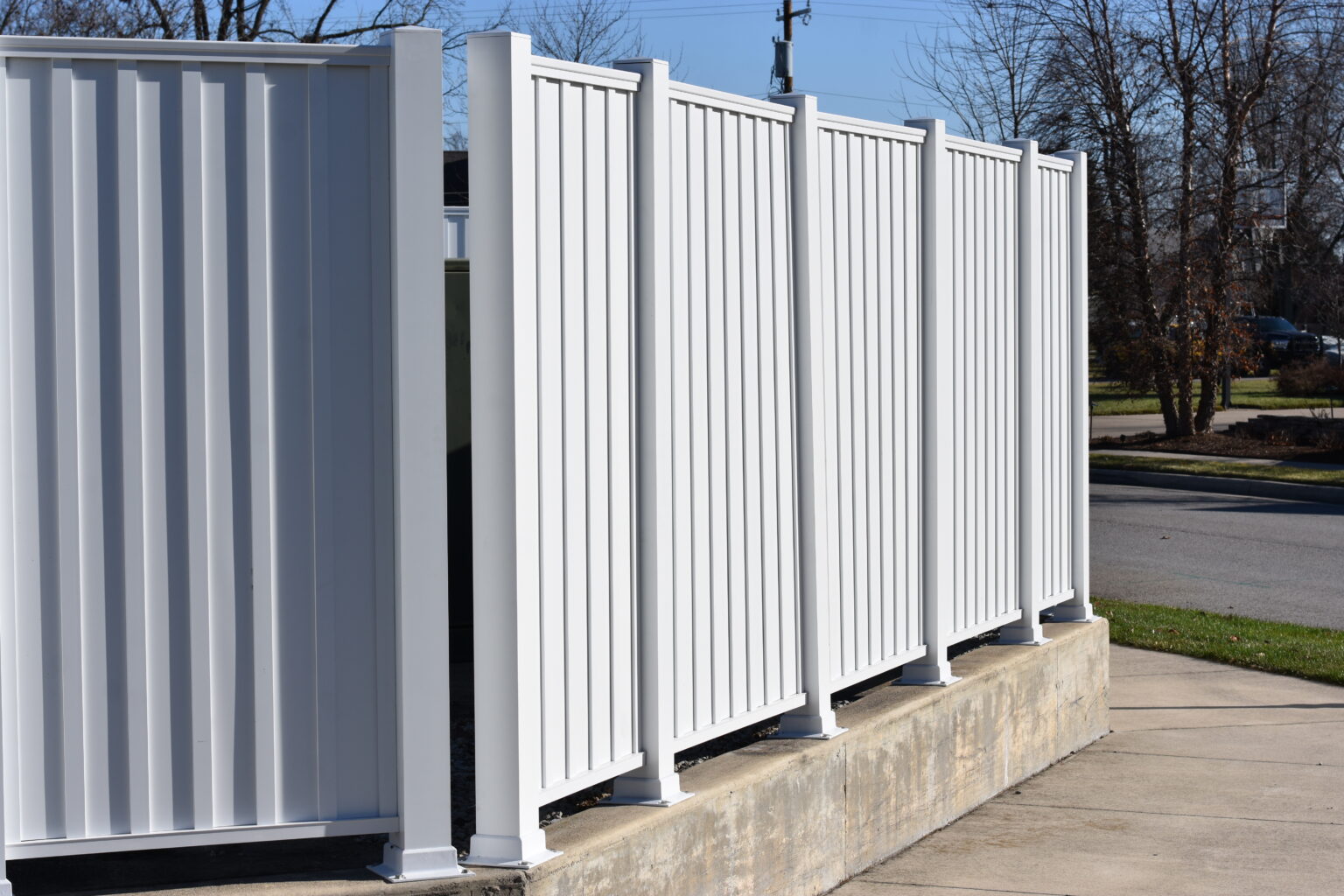 Aluminum Privacy Fence: Series 7V - Superior Aluminum