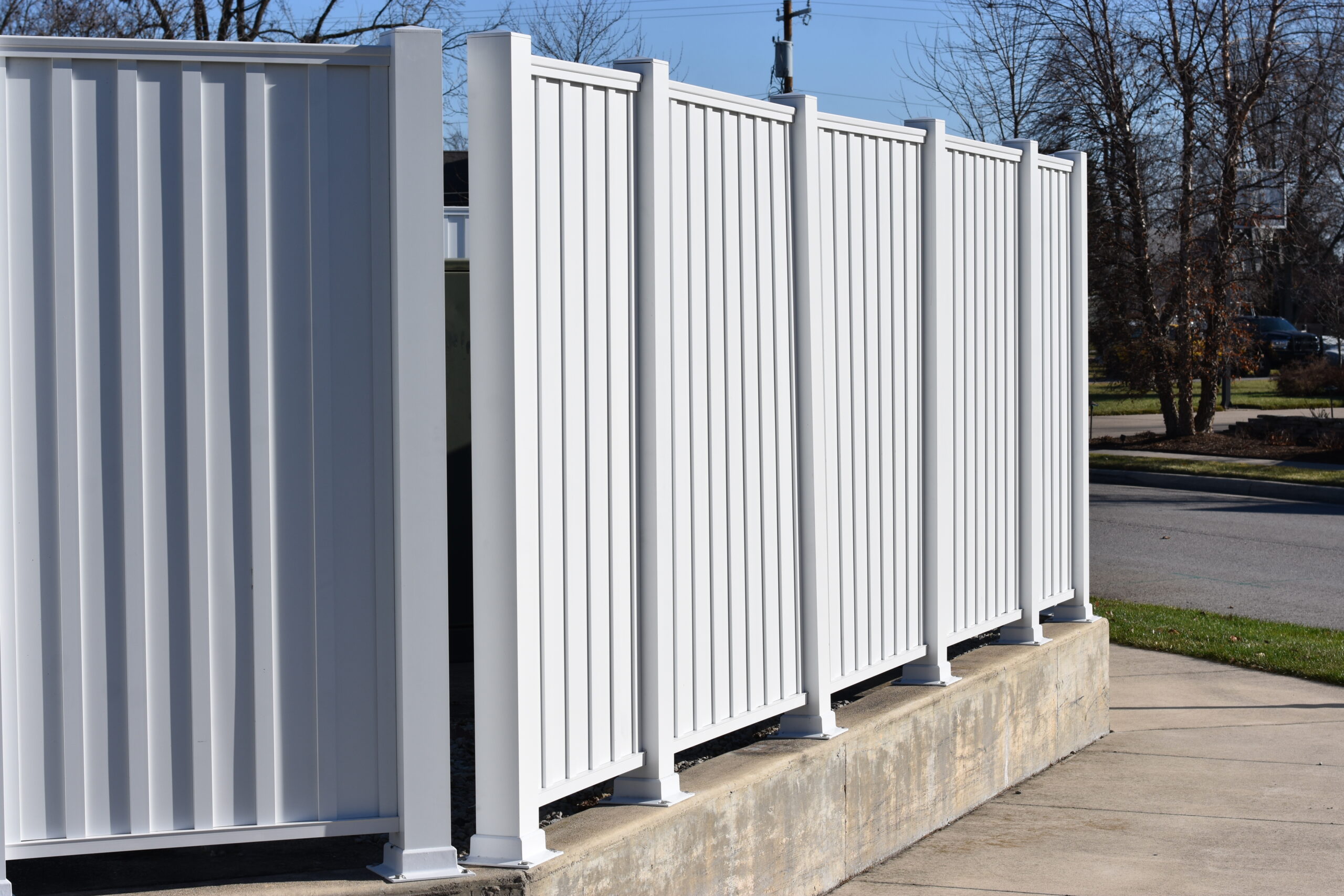 Aluminum Privacy Fence: Series 7V - Superior Aluminum